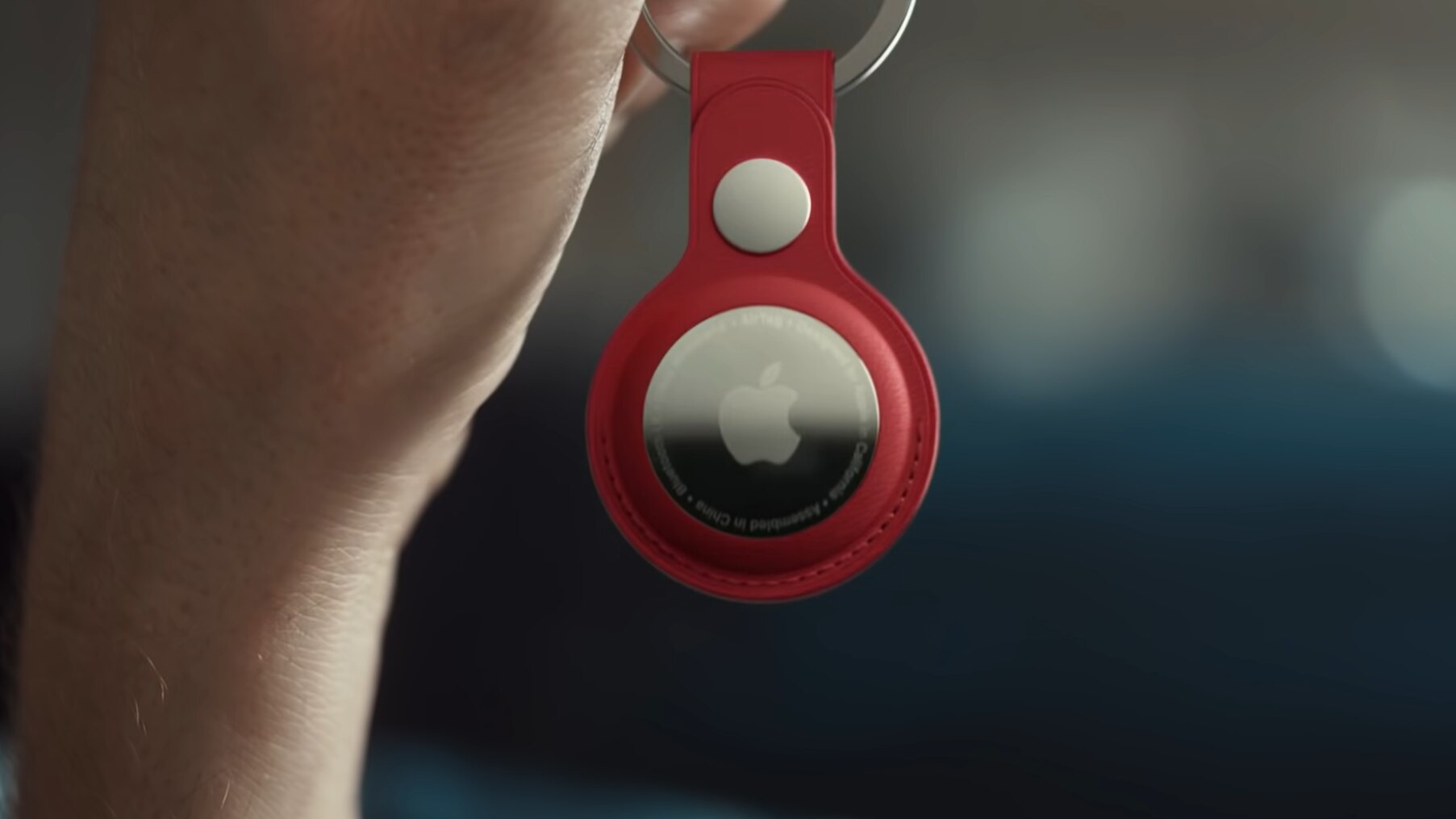 Un Shawiniganais découvre un AirTag dans sa voiture | OHdio | Radio-Canada