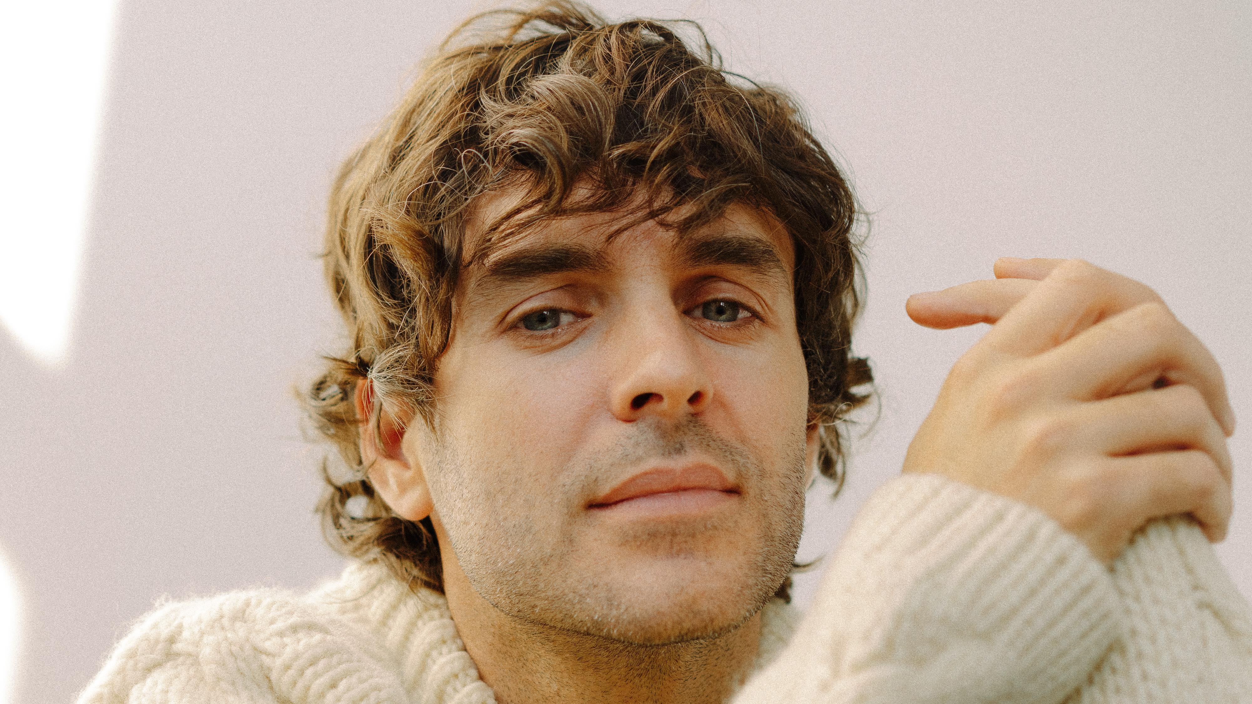 Alex Nevsky de retour, trois ans après le mouvement #moiaussi | OHdio ...