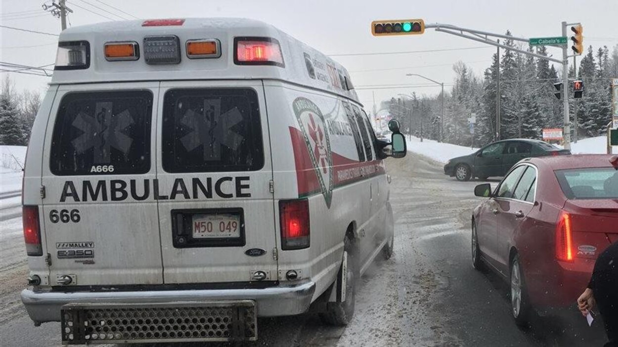Les ambulanciers du N.-B. veulent être reconnus comme soignants | Radio ...