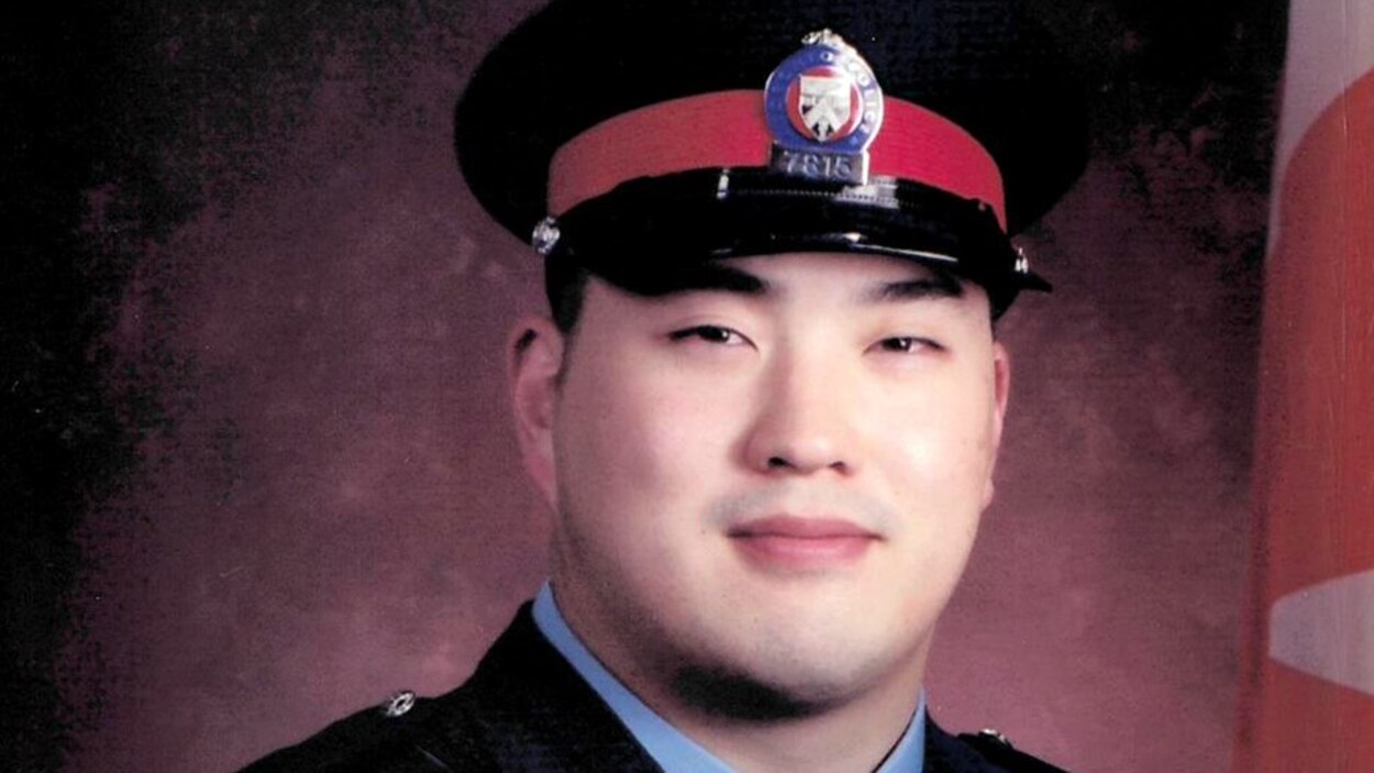 Qui était Andrew Hong, le policier tué à Mississauga | Radio-Canada