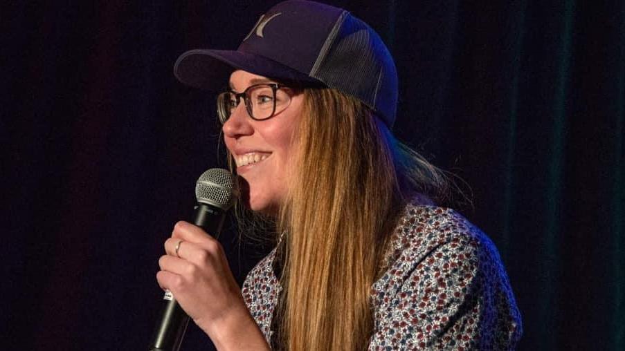 L'humour avec Anabelle Hébert | OHdio | Radio-Canada