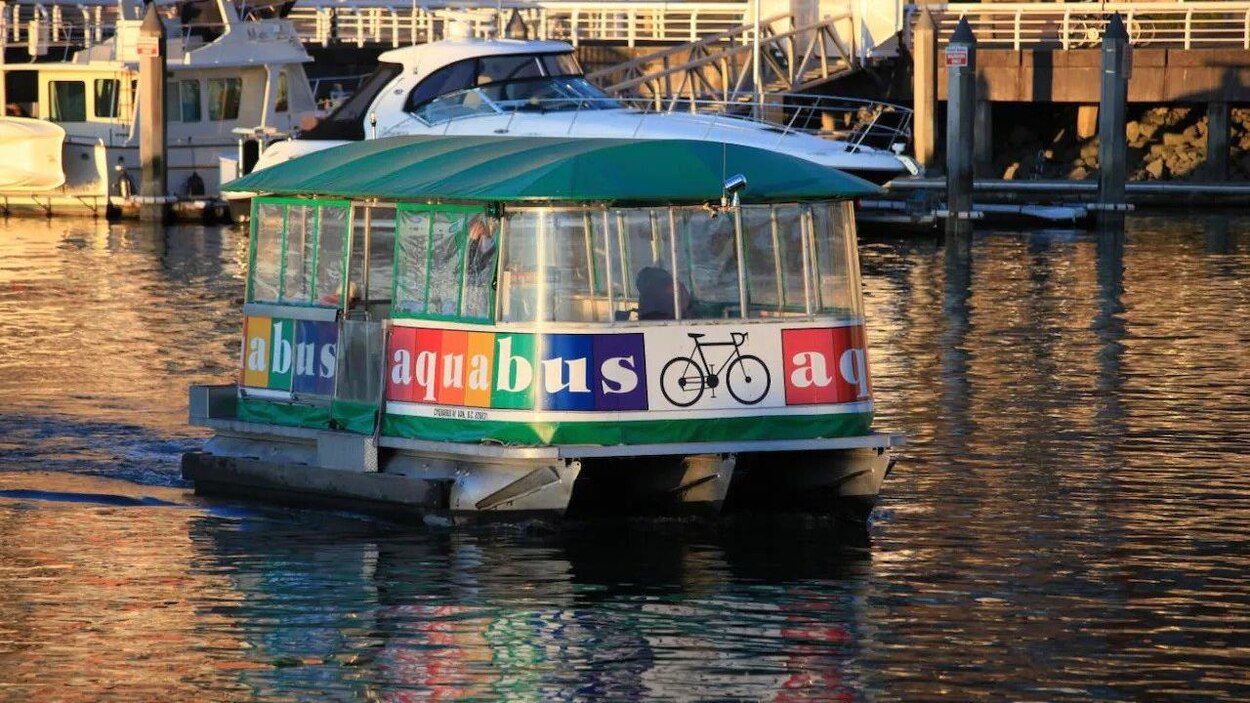 Un Aquabus de Vancouver passe à l’électrique | Radio-Canada