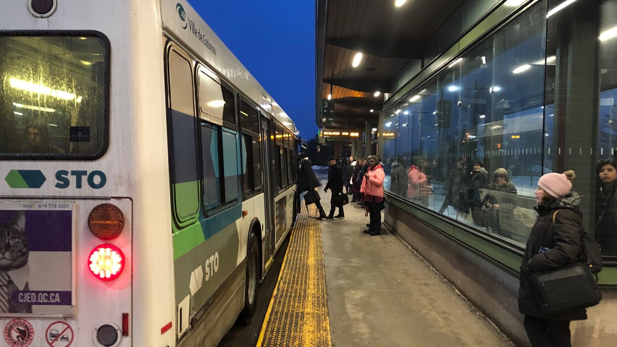 Monter par l’arrière dans les autobus de la STO sera possible en 2020 ...