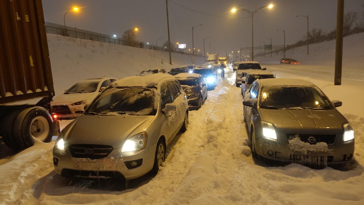 Chaos sur l'autoroute 13 : Québec reconnaît un problème de ...