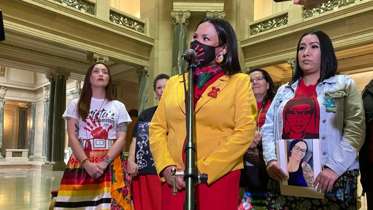 Journée nationale de la robe rouge : la FSIN réclame plus d’actions en ...