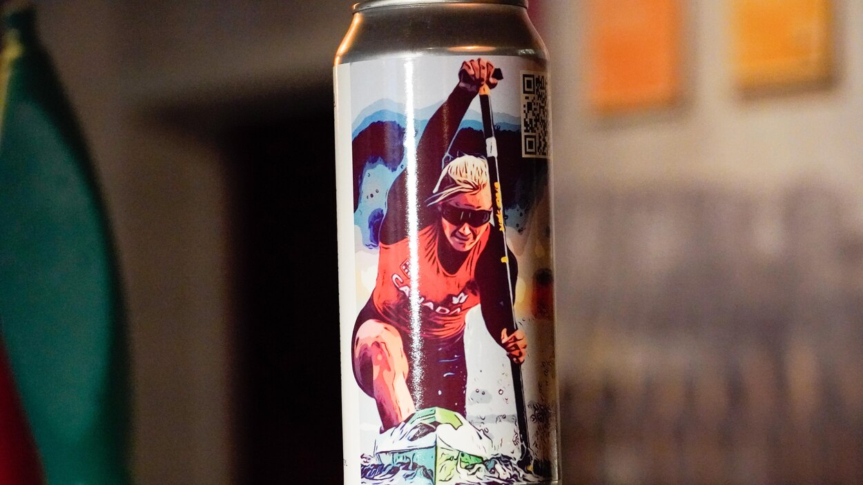 Sophia Jensen est partout à Chelsea, même sur une bière | Radio-Canada