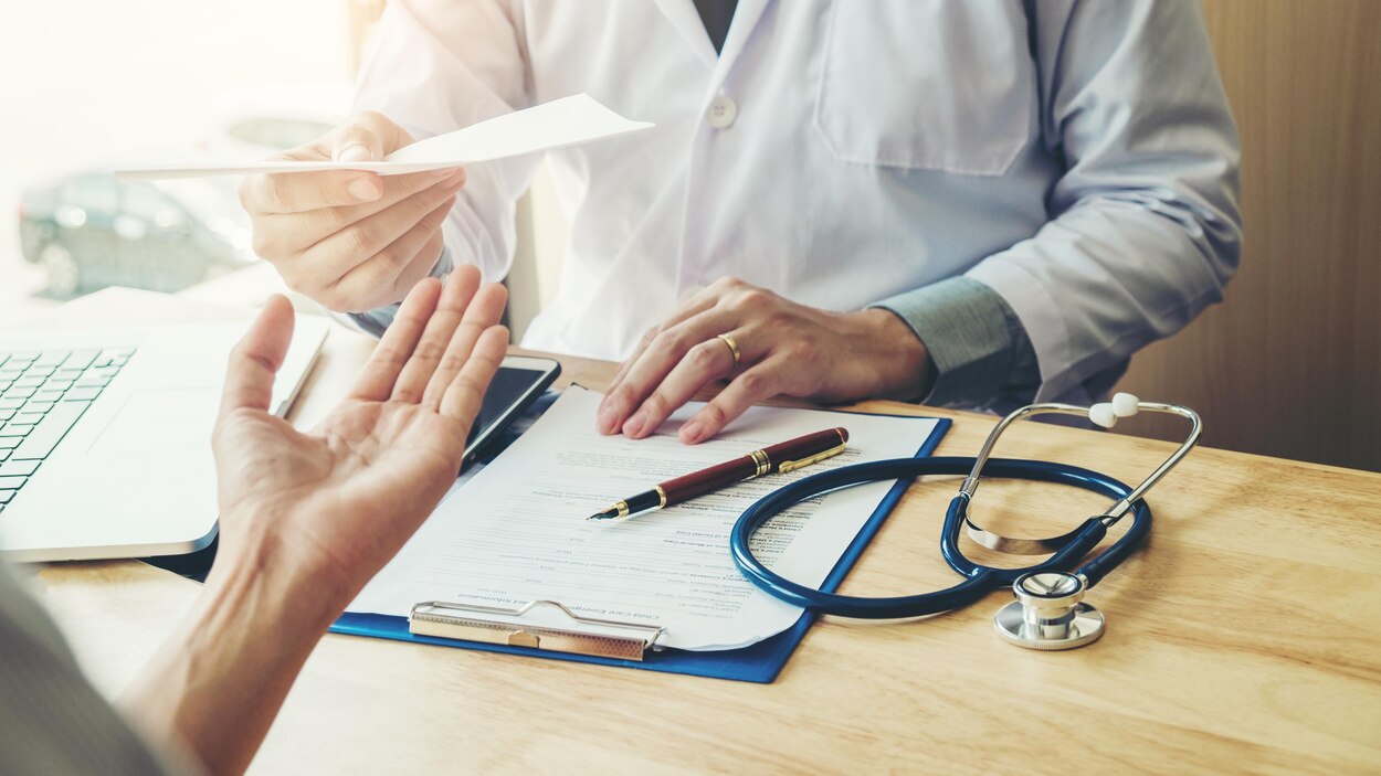 Google travaille sur un outil pour décrypter les notes de médecin ...
