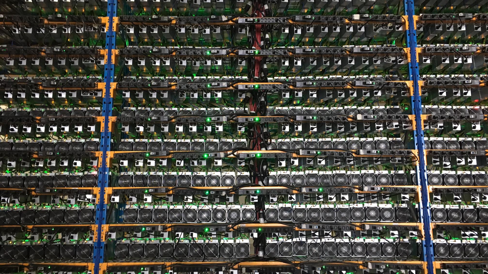 Bitfarms débute ses activités à Magog | OHdio | Radio-Canada