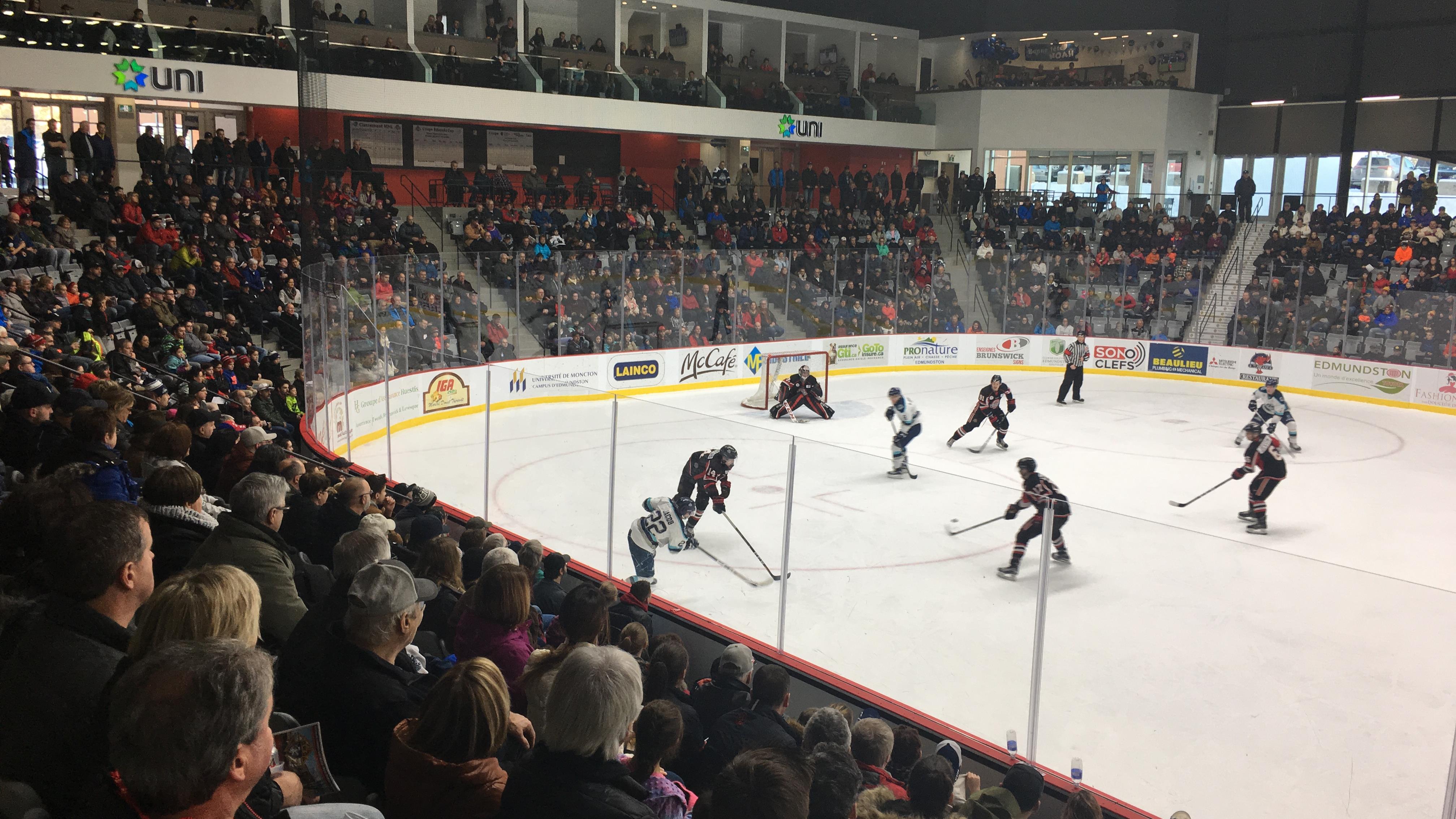 Une saison de rêve pour le Blizzard d'Edmundston | OHdio | Radio-Canada