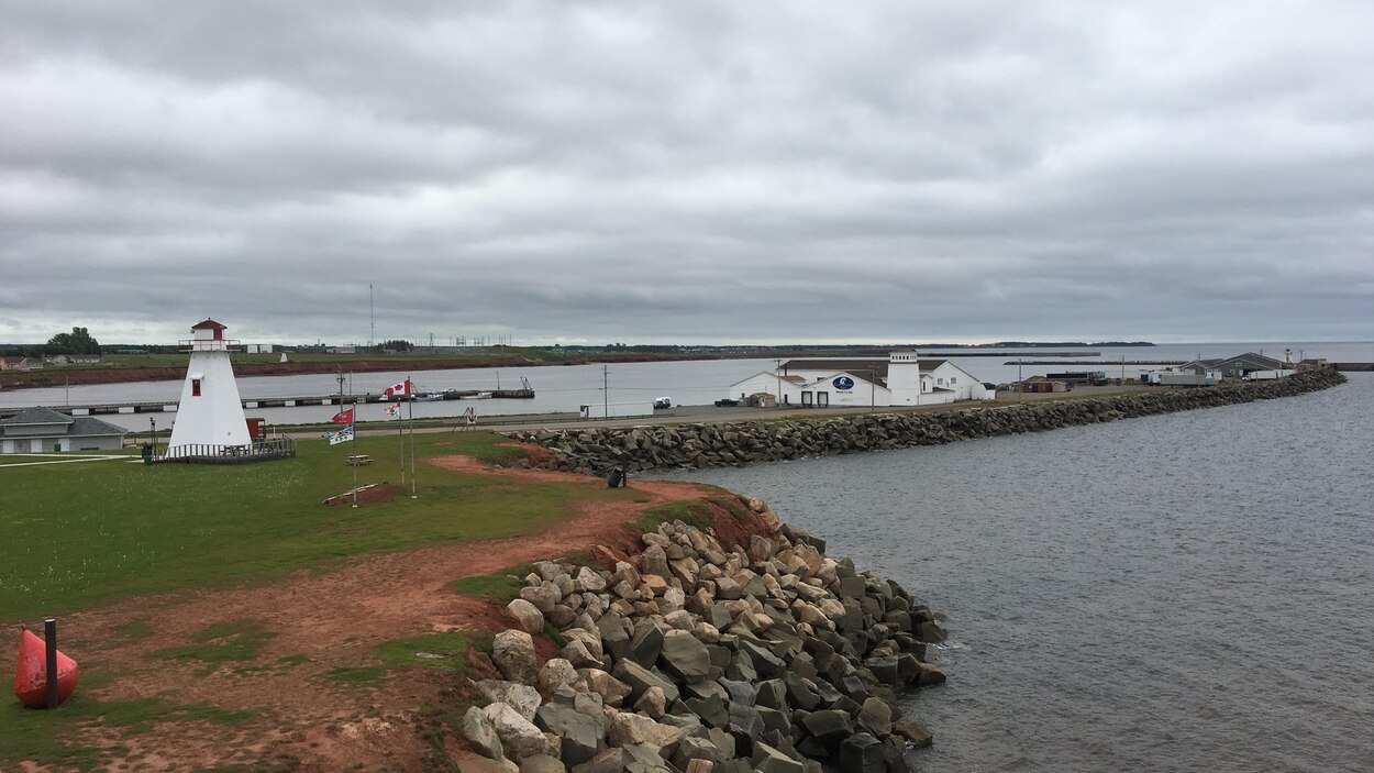 Borden-Carleton, à l'Î.-P.-É., veut retenir ses touristes plus ...