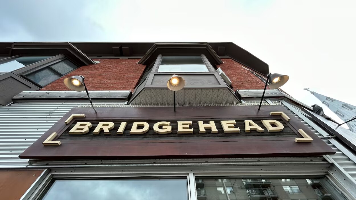 Un syndicat dénonce le partage des pourboires avec les gestionnaires au ...