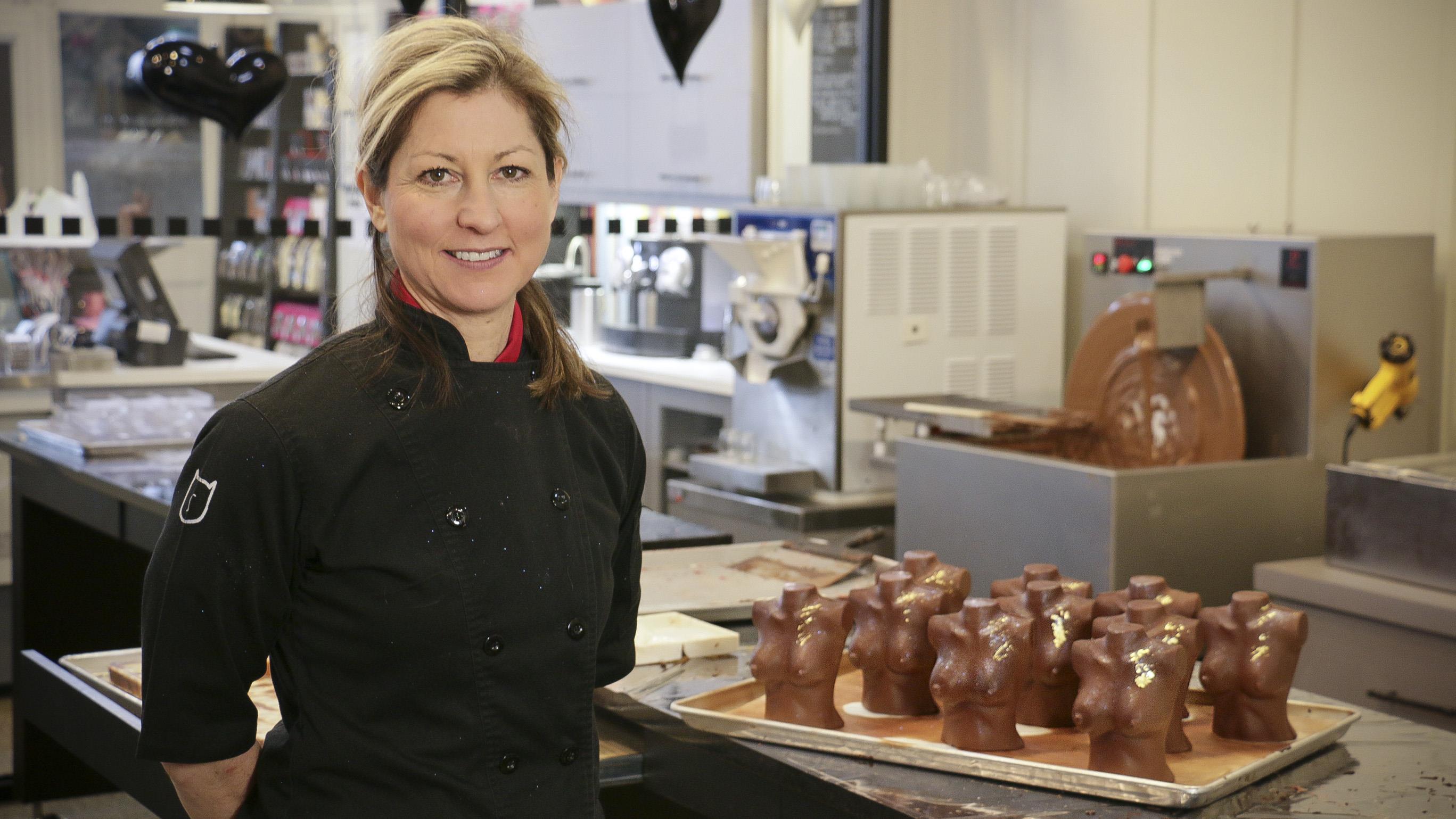 Le CV culturel de la maître chocolatière Nancy Samson | OHdio | Radio ...