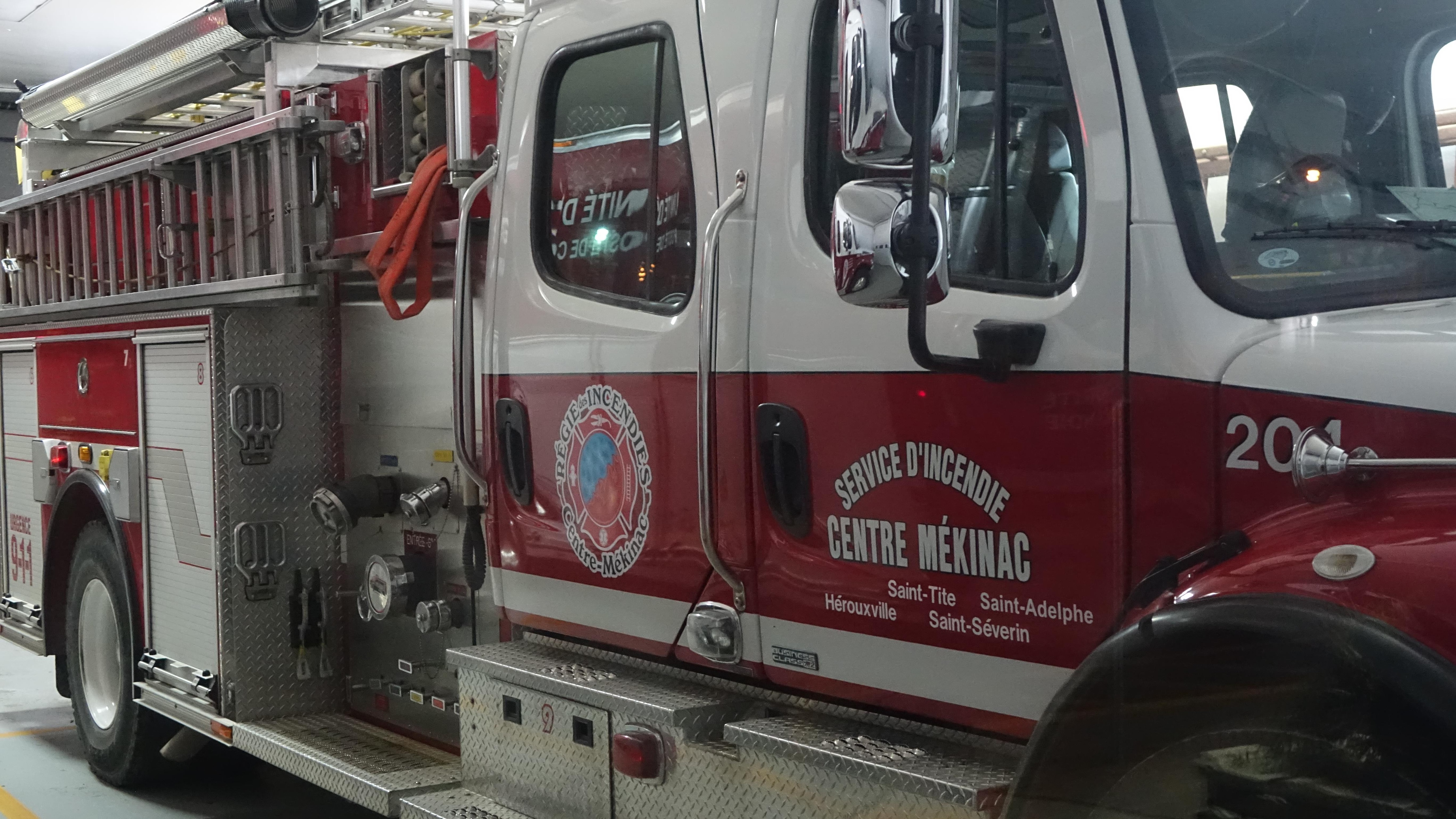 L’école Paul-Le Jeune offre un cours de pompier en herbe | OHdio ...