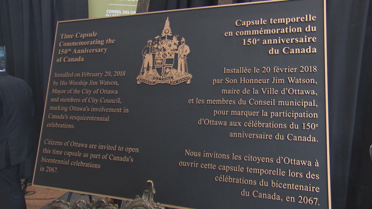 Une cinquantaine d'artéfacts de 2017 emmurés à l'hôtel de ville d ...