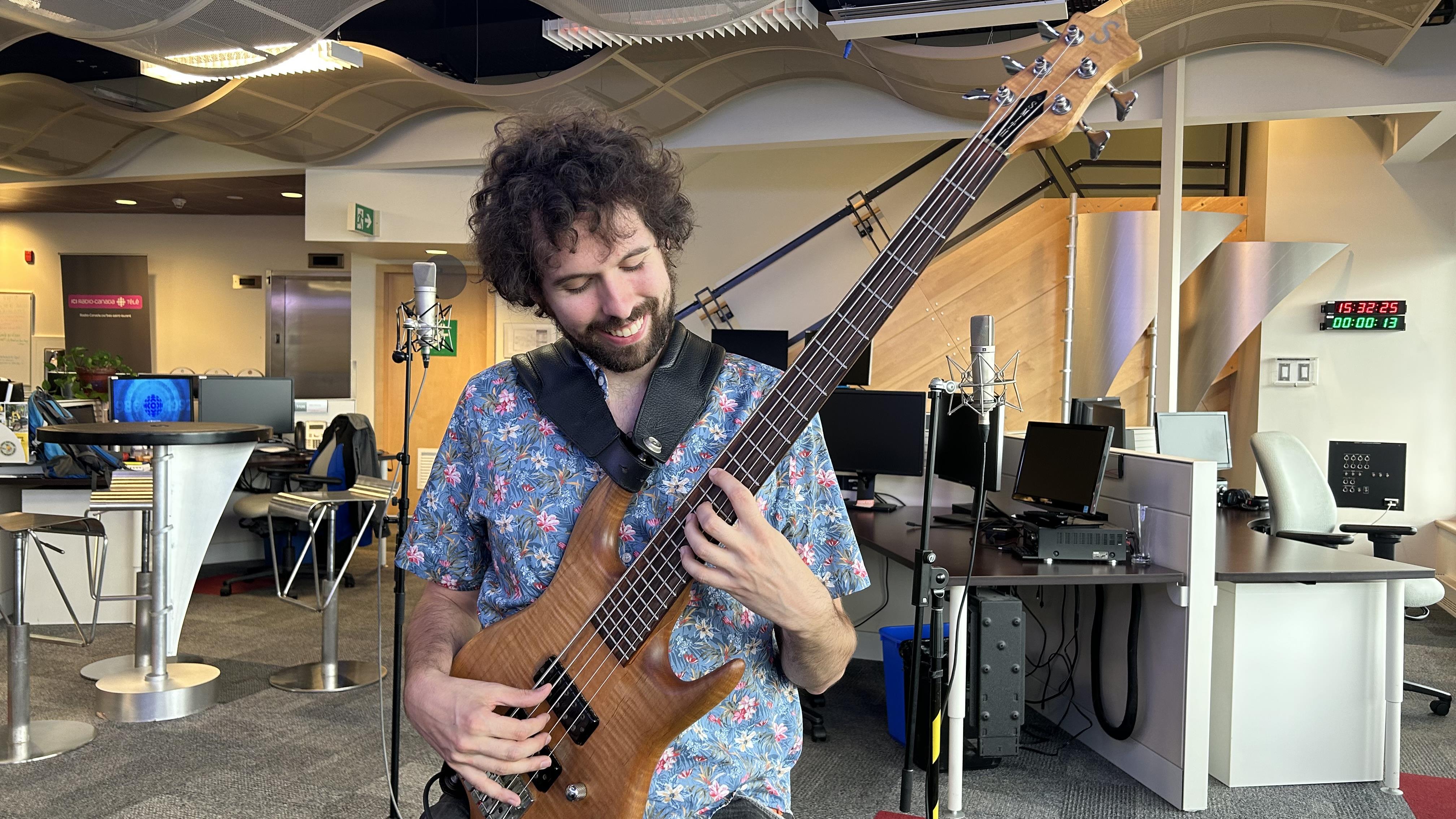 Le bassiste et compositeur Carl Mayotte en spectacle à Rivière-Ouelle ...