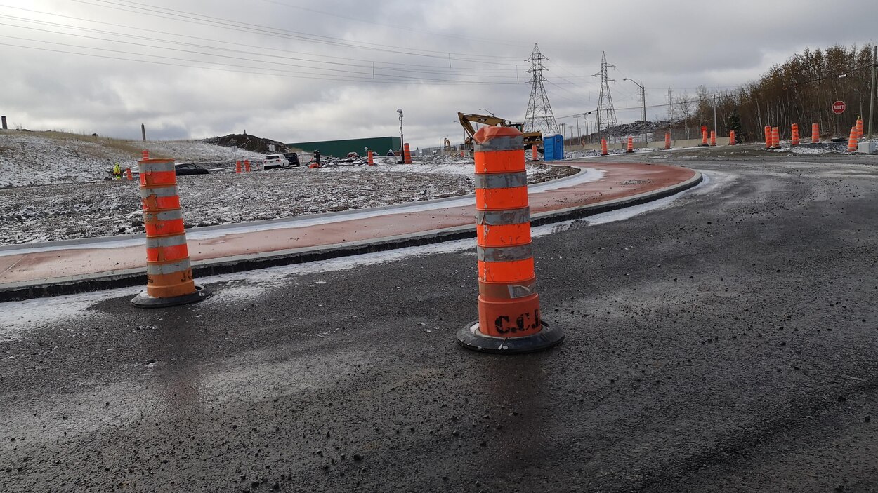 Le carrefour giratoire de la rue Saguenay officiellement ouvert à la ...