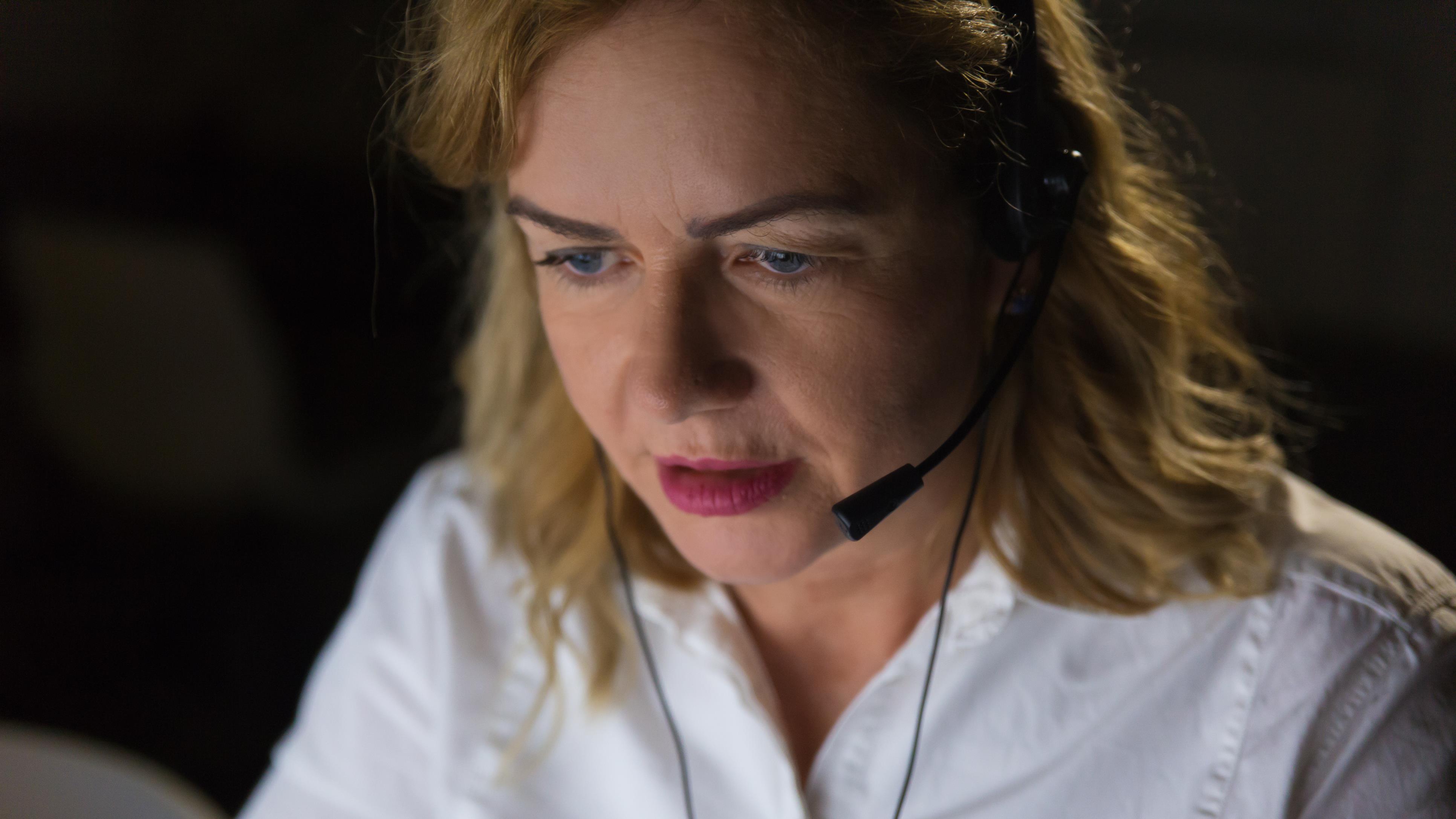 Plus de financement pour les lignes d’aide pour les jeunes et les femmes | OHdio | Radio-Canada