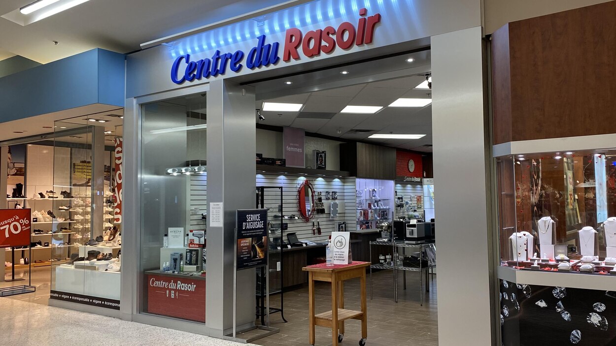 Après 39 ans, la succursale du Centre du rasoir de Chicoutimi fermera ...