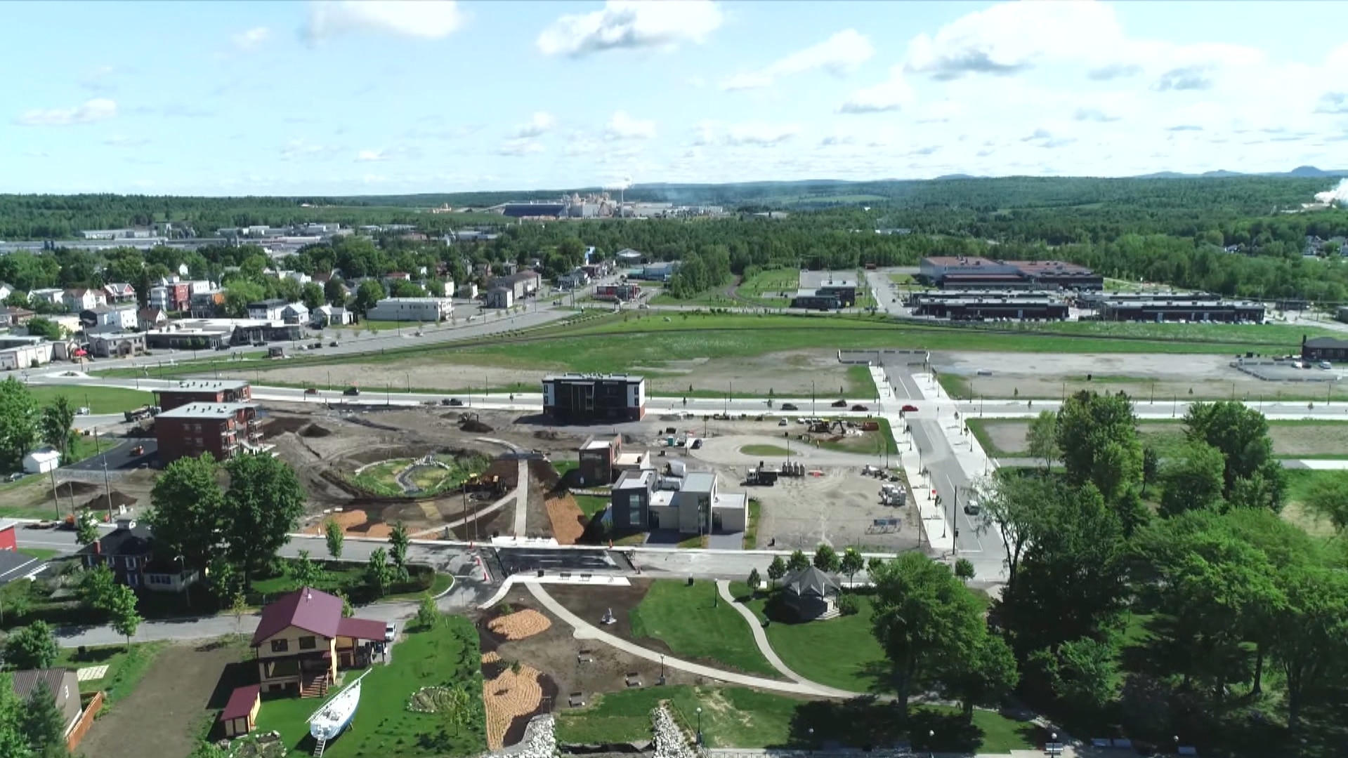 Retourner vivre à Lac-Mégantic pour reconstruire sa ville | OHdio ...