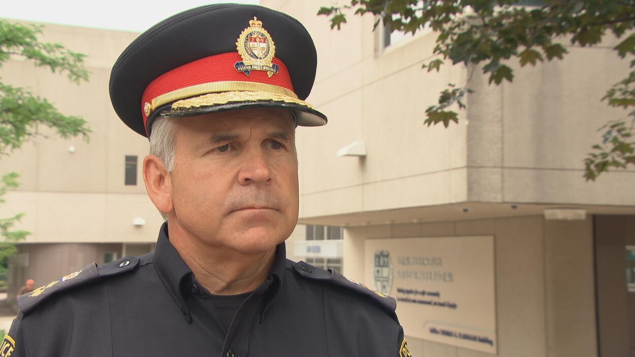 Le chef de police d'Ottawa ne portera pas son uniforme au défilé de la ...