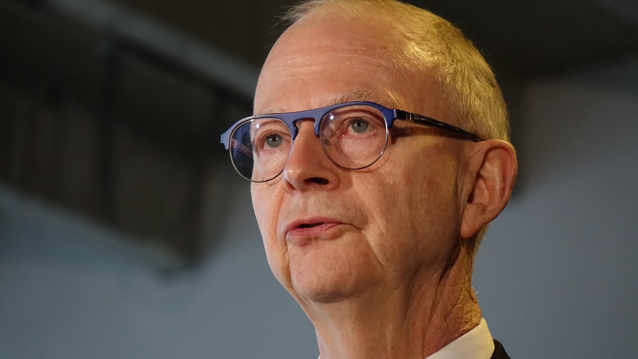 Ches Crosbie promet la construction d'une nouvelle école francophone à ...