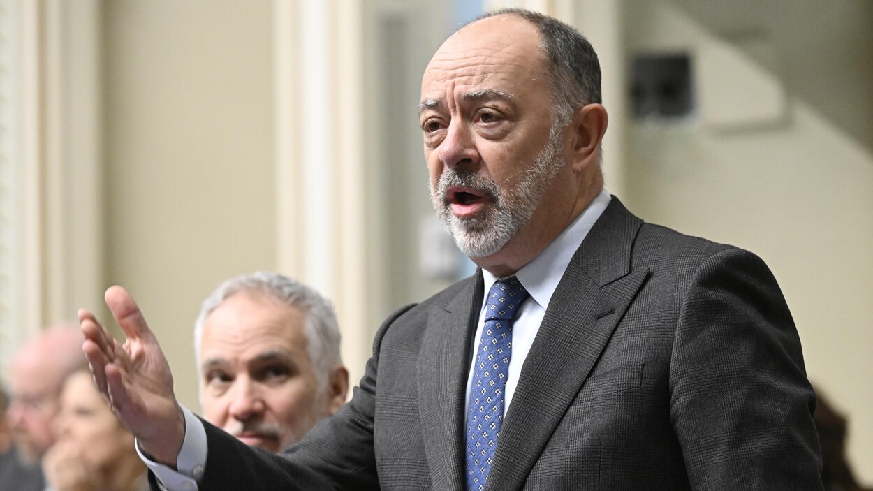 Le projet de loi 15 sur la réforme de la santé adopté à Québec | Radio ...