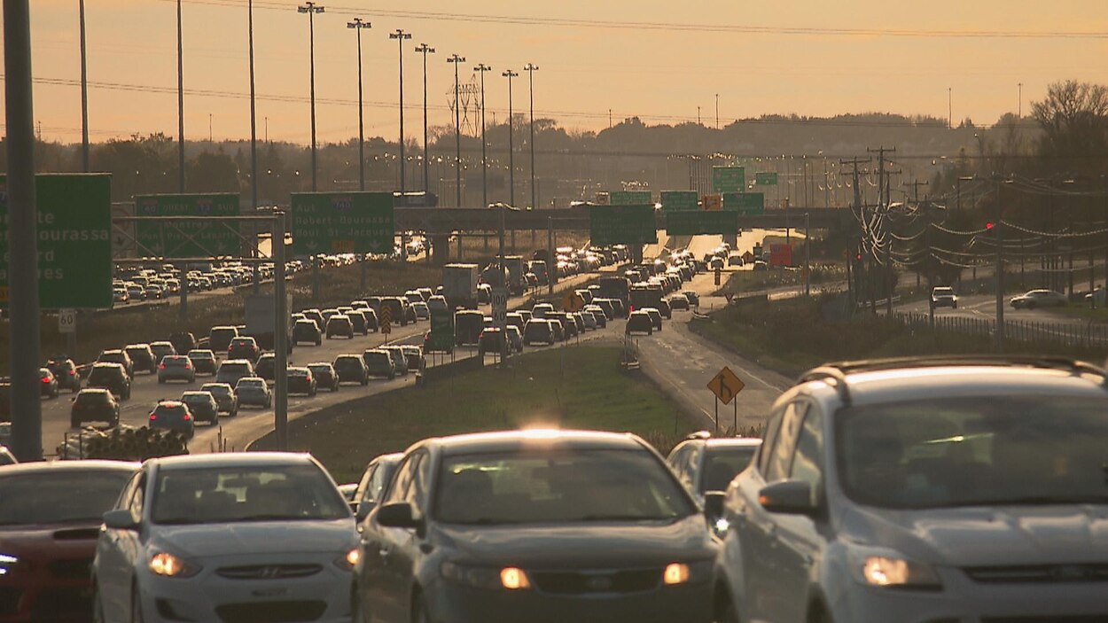 Retour en force des embouteillages à Québec | Radio-Canada