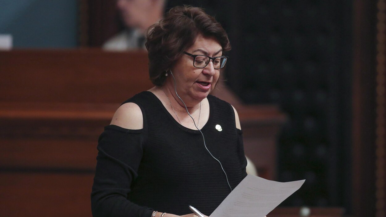 Expulsée de la CAQ, Claire Samson n'exclut pas de siéger pour le Parti ...