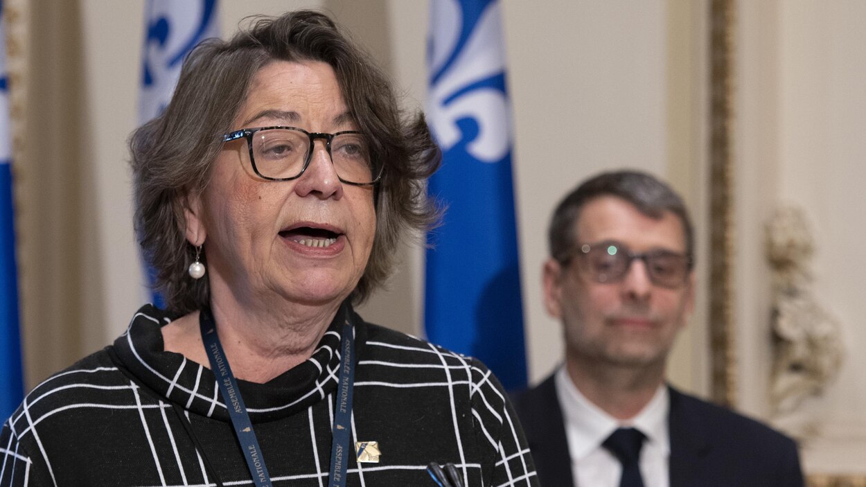 Entrée du Parti conservateur à l’Assemblée nationale avec la députée ...