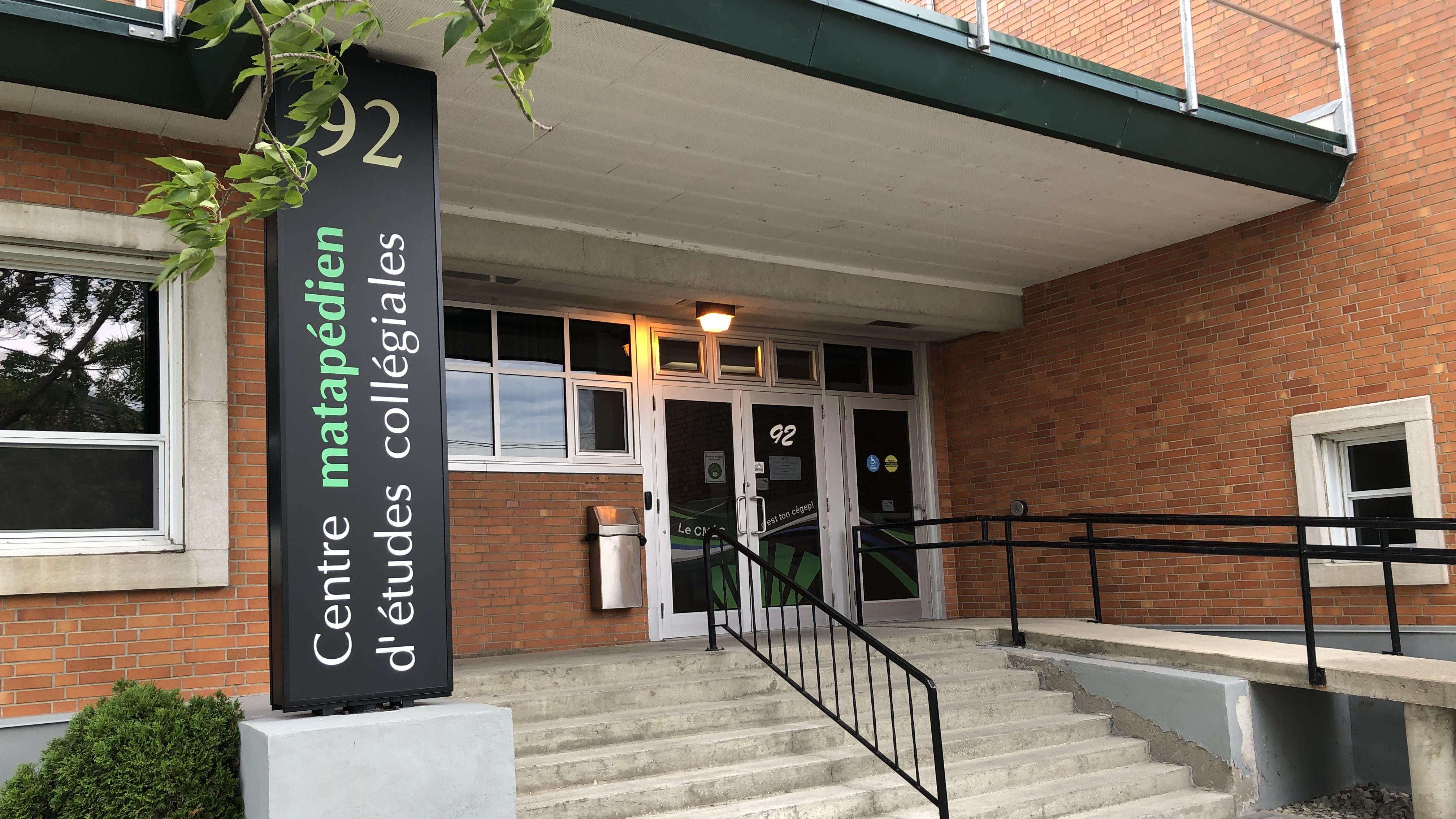 Cas de COVID au CMÉC : comment la situation évolue-t-elle? | OHdio ...