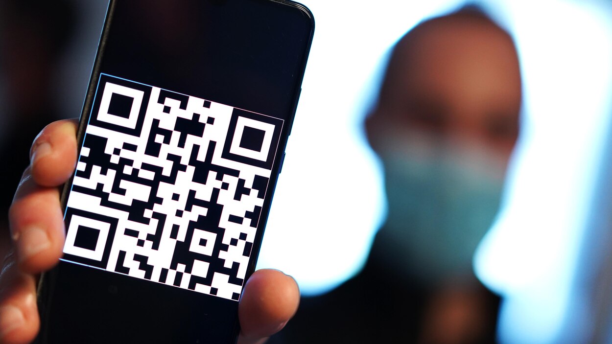 Un code QR comme preuve de vaccination contre la COVID-19 | Radio-Canada