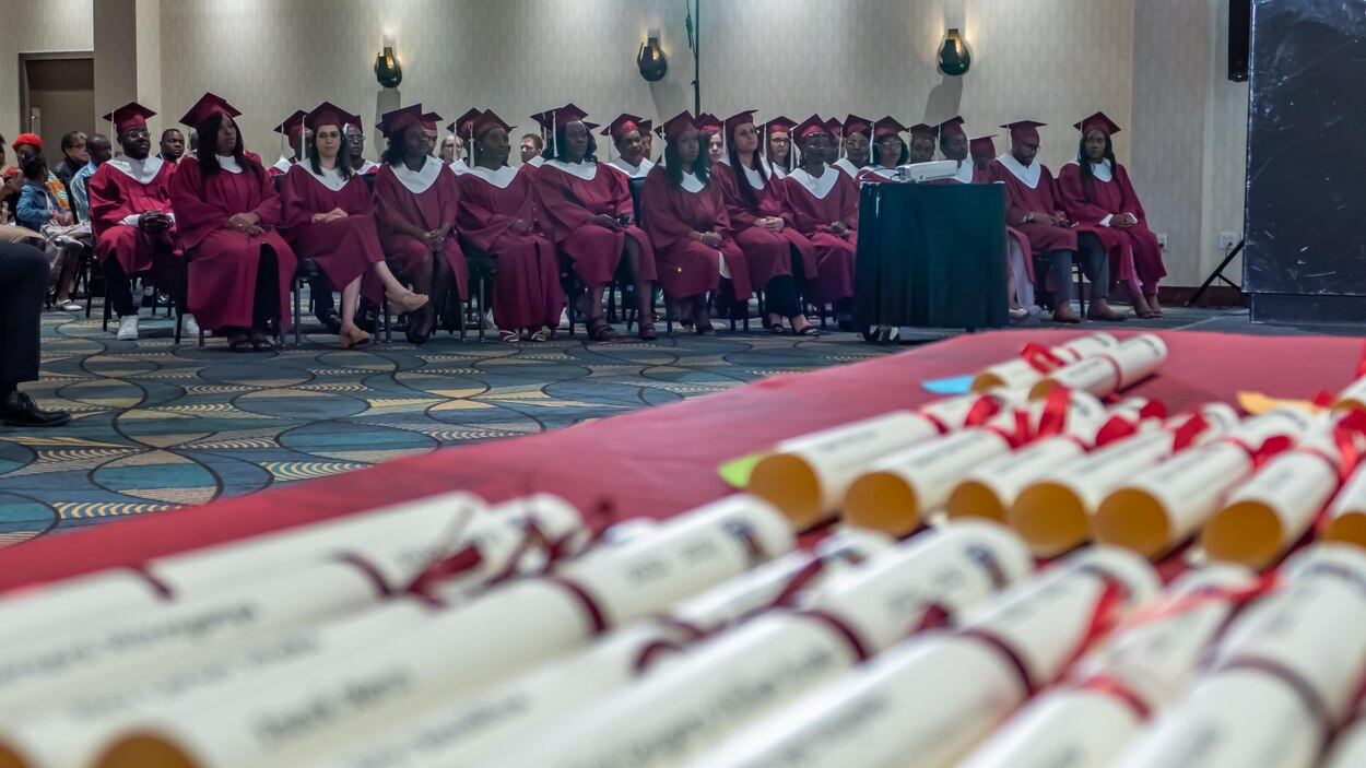 Le Collège Mathieu à Gravelbourg honore 45 nouveaux diplômés | Radio-Canada