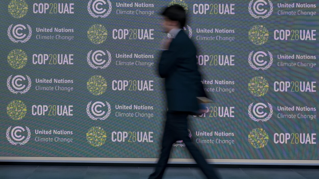 COP28 : une firme associée aux pétrolières au pavillon du Canada ...