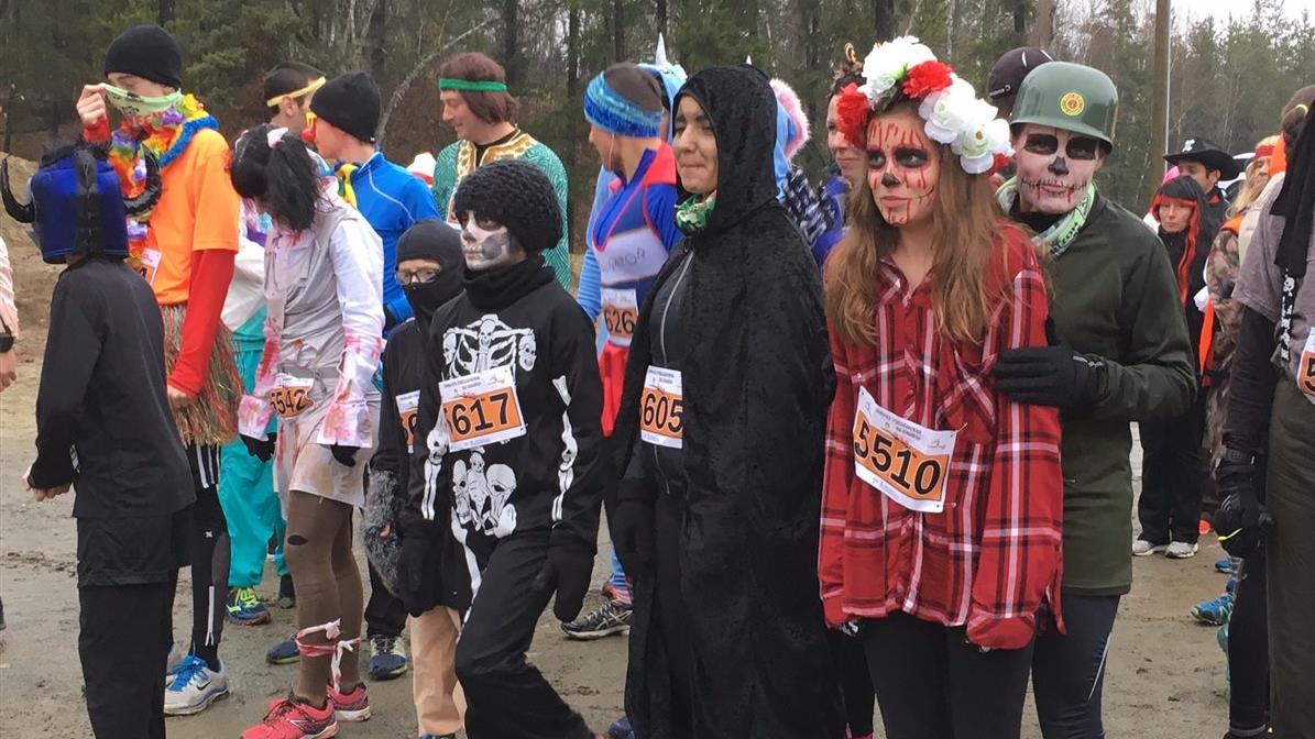 Retour de la course d'Halloween en sentier à Val-d'Or | OHdio | Radio ...