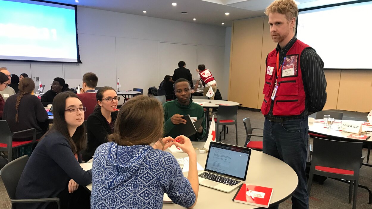 Trouver des solutions pour lutter contre l’Ebola | Radio-Canada