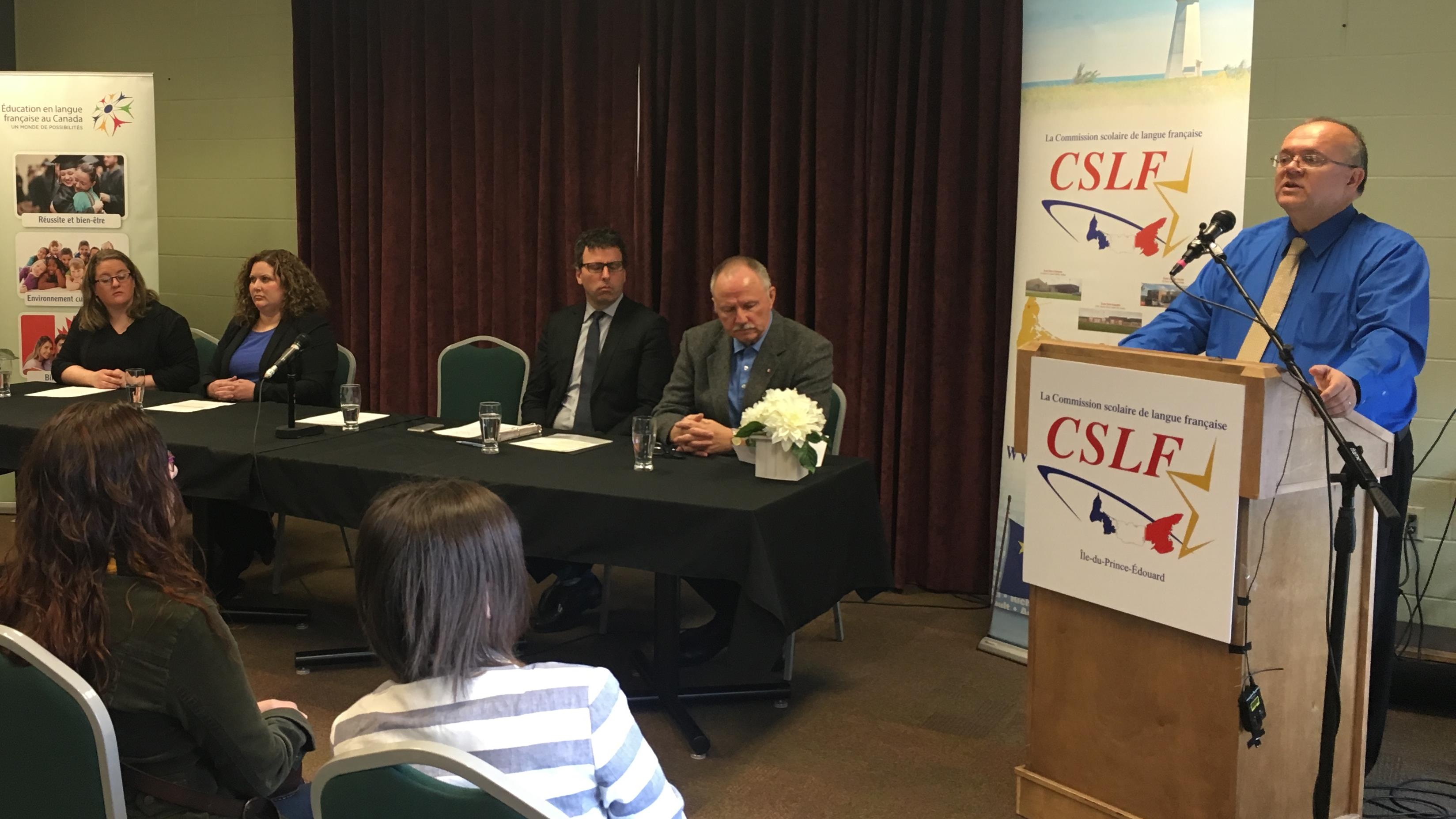 Mise en demeure de la CSLF : l'opposition se prononce | OHdio | Radio ...