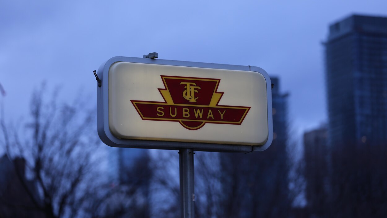 Un machiniste de la CTT visé par un pistolet à Scarborough | Radio-Canada