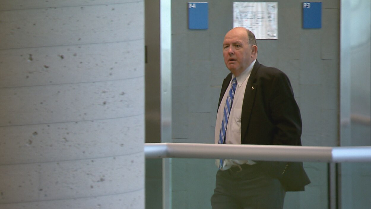 Accusé d’action indécente, un avocat défend des enfants de la DPJ ...