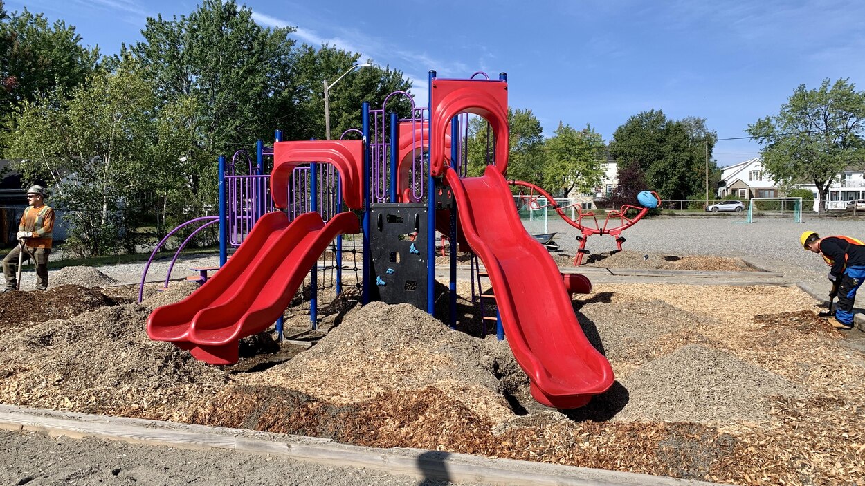 Décontamination de sol à une semaine de la rentrée à l’école Notre-Dame ...