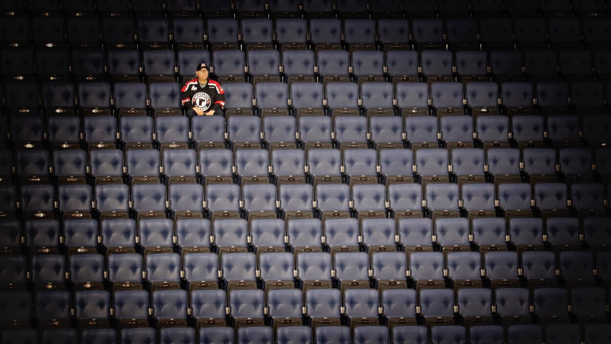 Les spectateurs de retour au Centre Vidéotron pour la finale de la ...