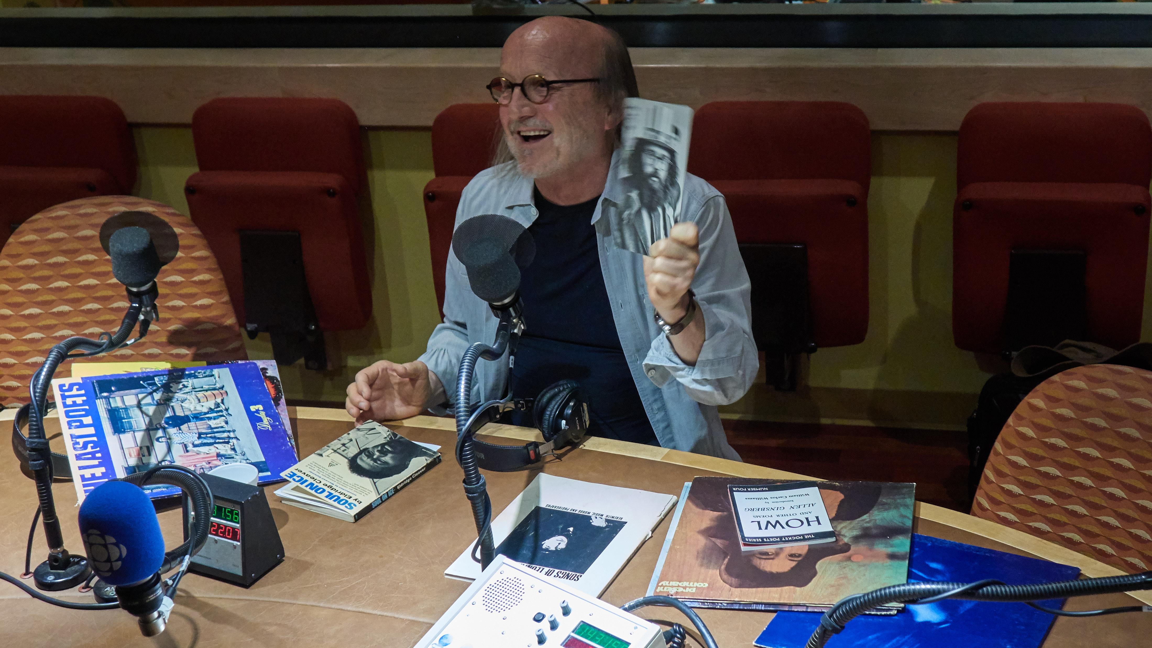 Les chansons engagées de Jim Corcoran | OHdio | Radio-Canada