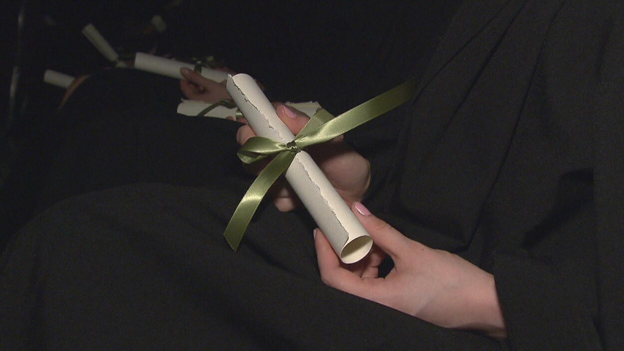 Université Laval : les diplômés 2020-2021 auront leur collation des ...