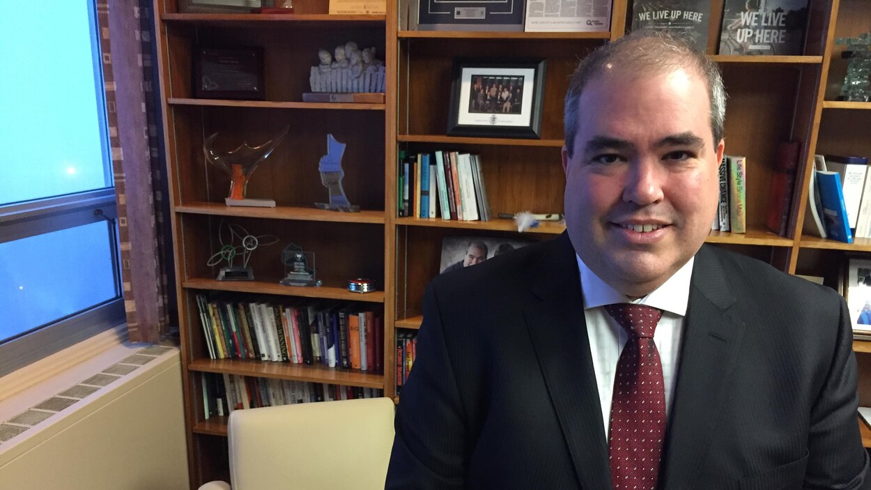 La France rendra hommage au travail de Dominic Giroux | Radio-Canada