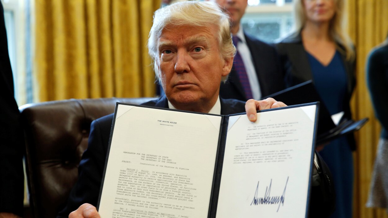 Trump ne fait pas exception en gouvernant par décrets | Radio-Canada
