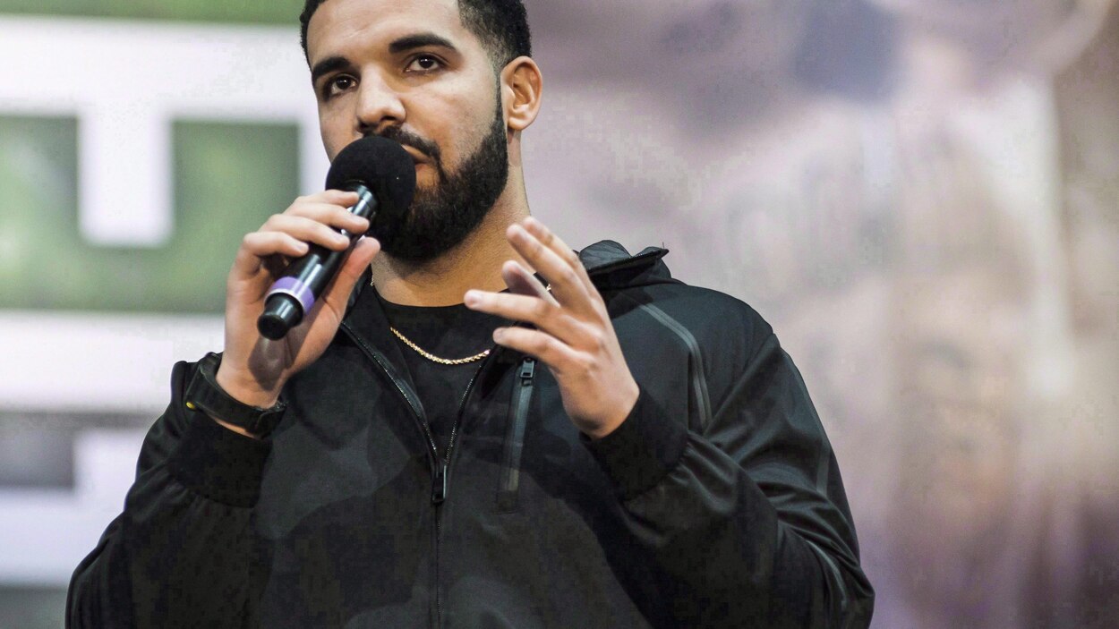 Drake offre 200 000 $ pour les victimes de l'ouragan Harvey | Radio-Canada