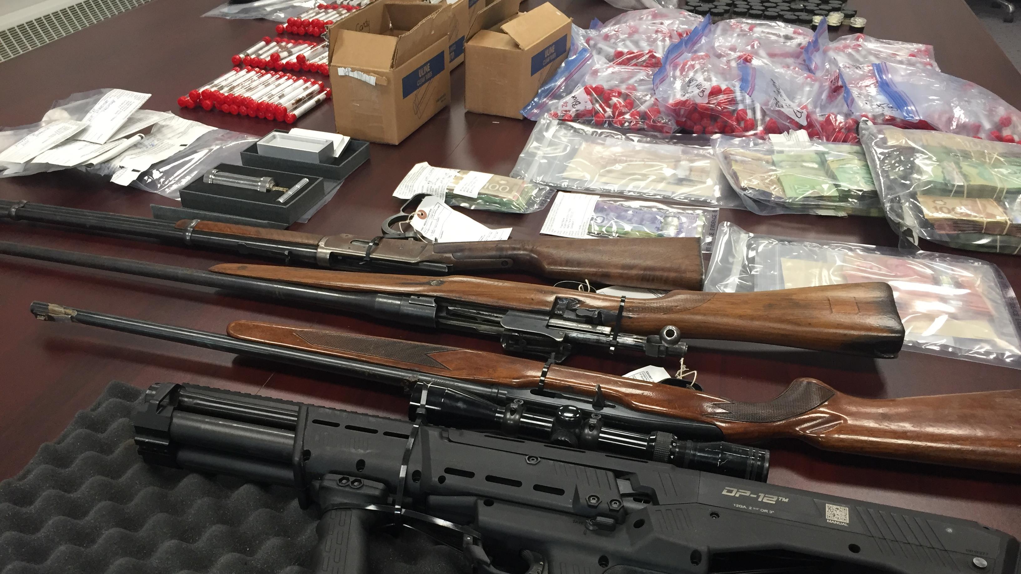 Saisie de drogue, d'armes et d'argent à Prince Albert | OHdio | Radio ...