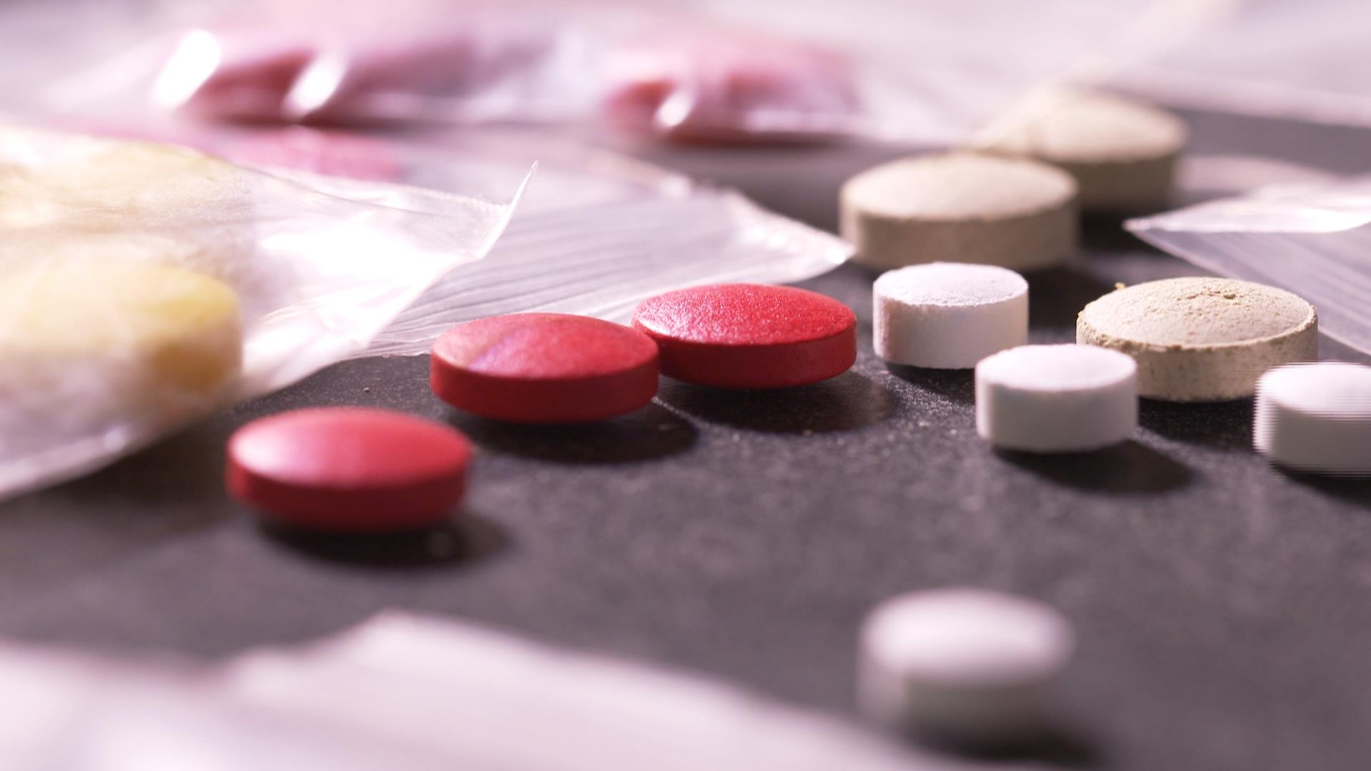 Analyser les drogues lors des festivals pour sensibiliser les ...