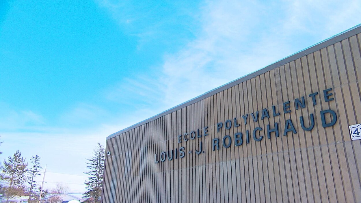 La Polyvalente Louis-J.-Robichaud célèbre ses 50 ans au Nouveau ...