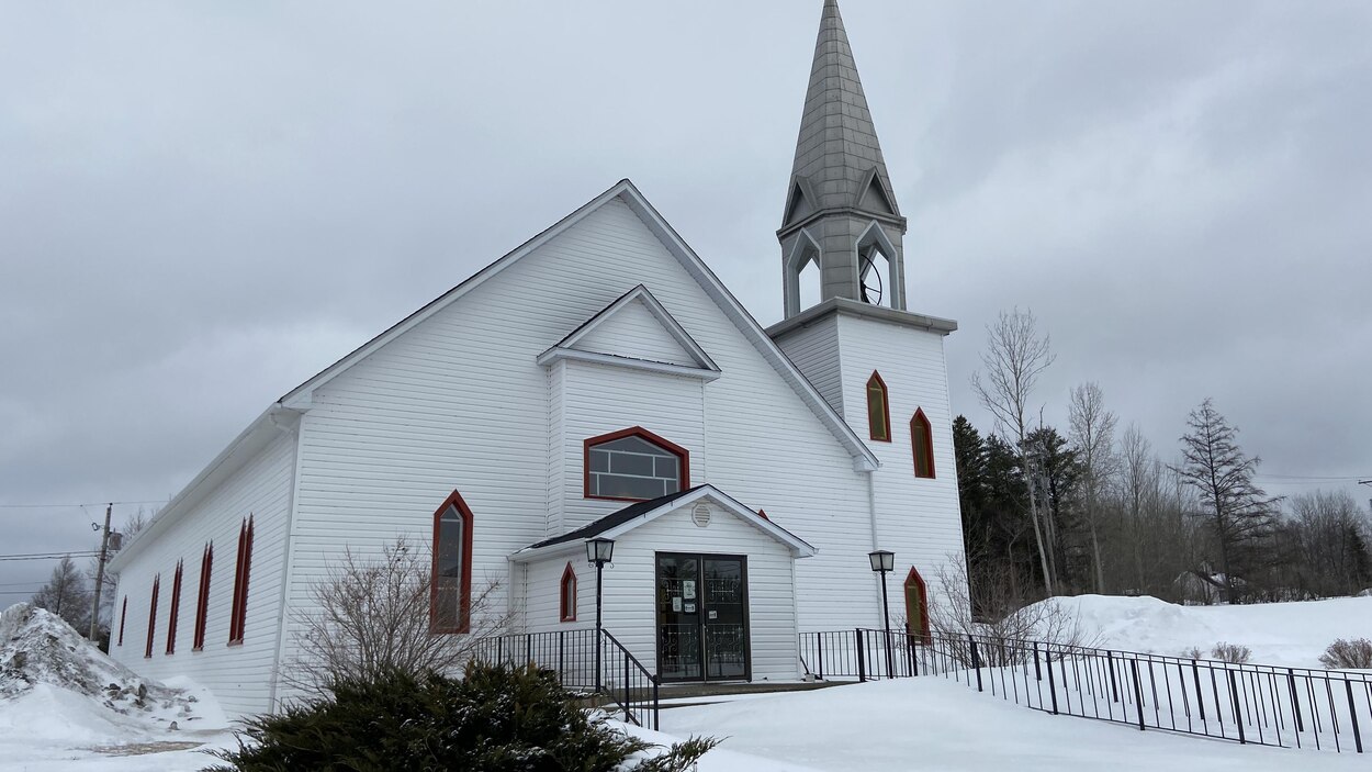 L’église et le presbytère de Taschereau sont à vendre | Radio-Canada