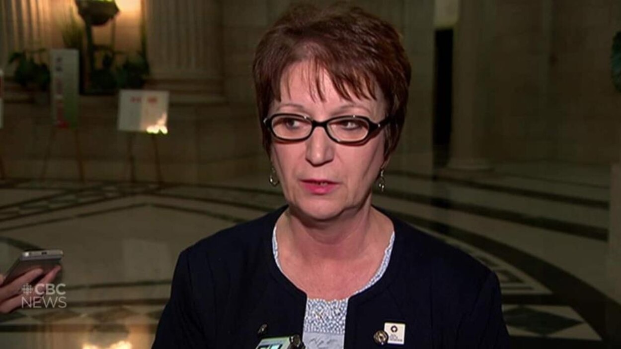 « Le changement est nécessaire », affirme l'ancienne ministre Eileen ...